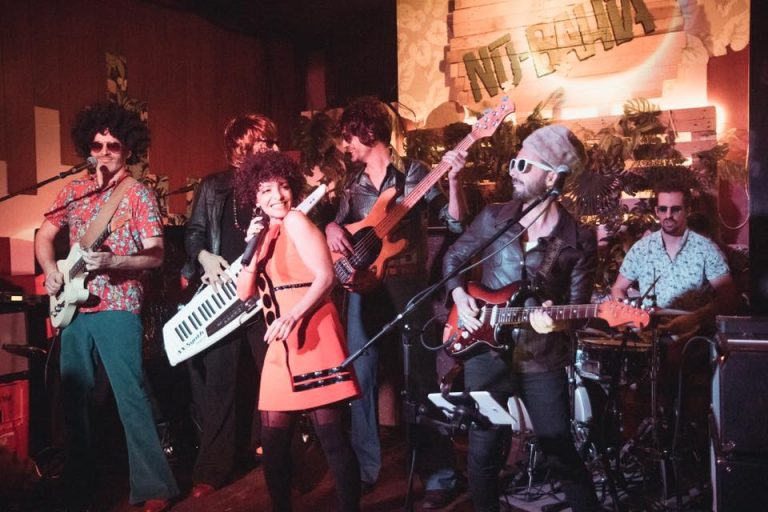 Chic ! - Orchestre disco funk par Supernova Productions.